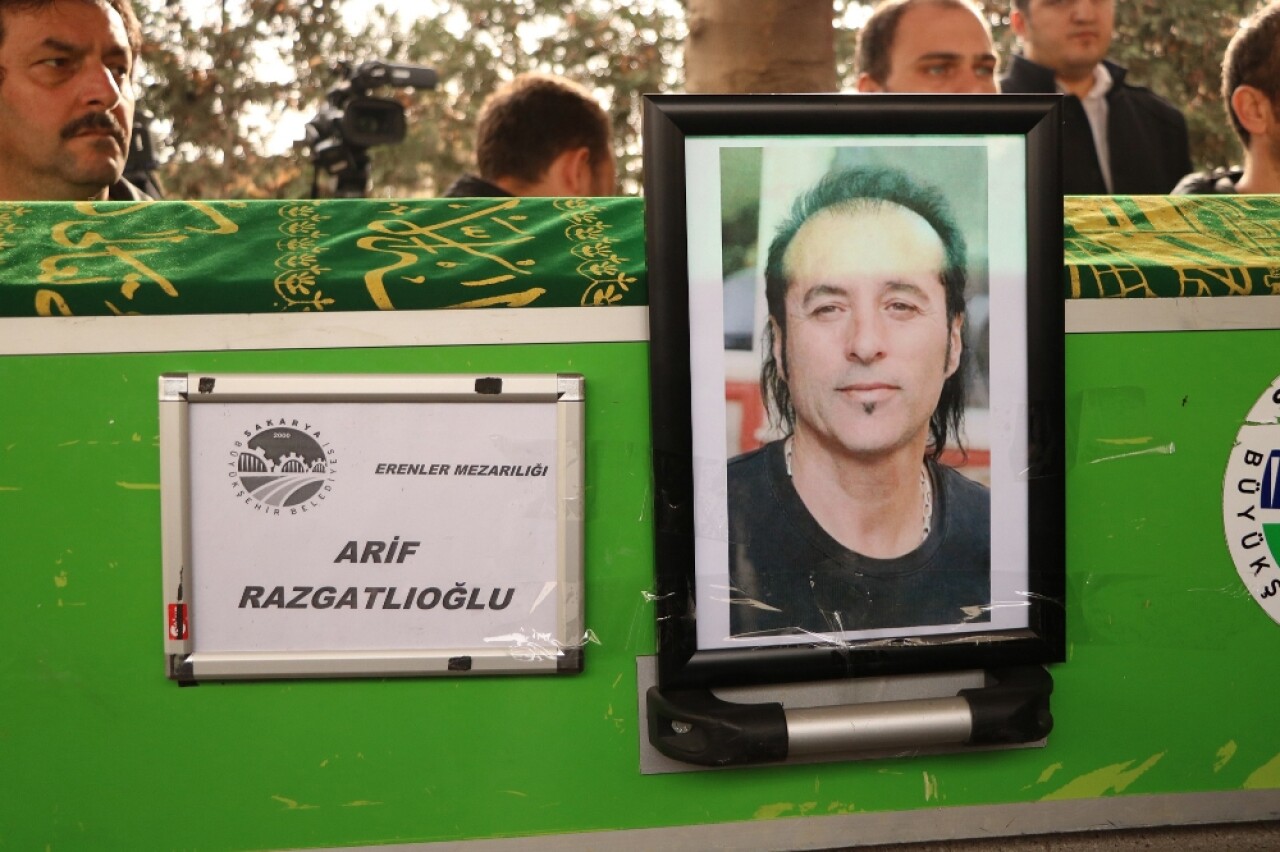 'Tek teker Arif' son yolculuğuna uğurlandı - Yeni Birlik