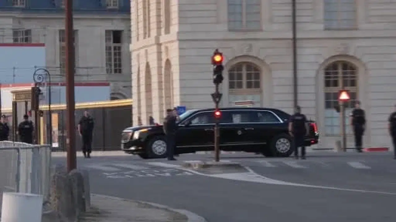Trump, Versay Sarayı'nda Macron ile bir araya geldi - Yeni Birlik