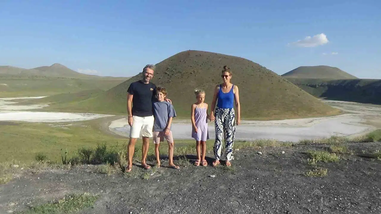 Karavanla Avrupa turuna çıktılar, Türkiye’nin büyüleyici doğasında mola ...