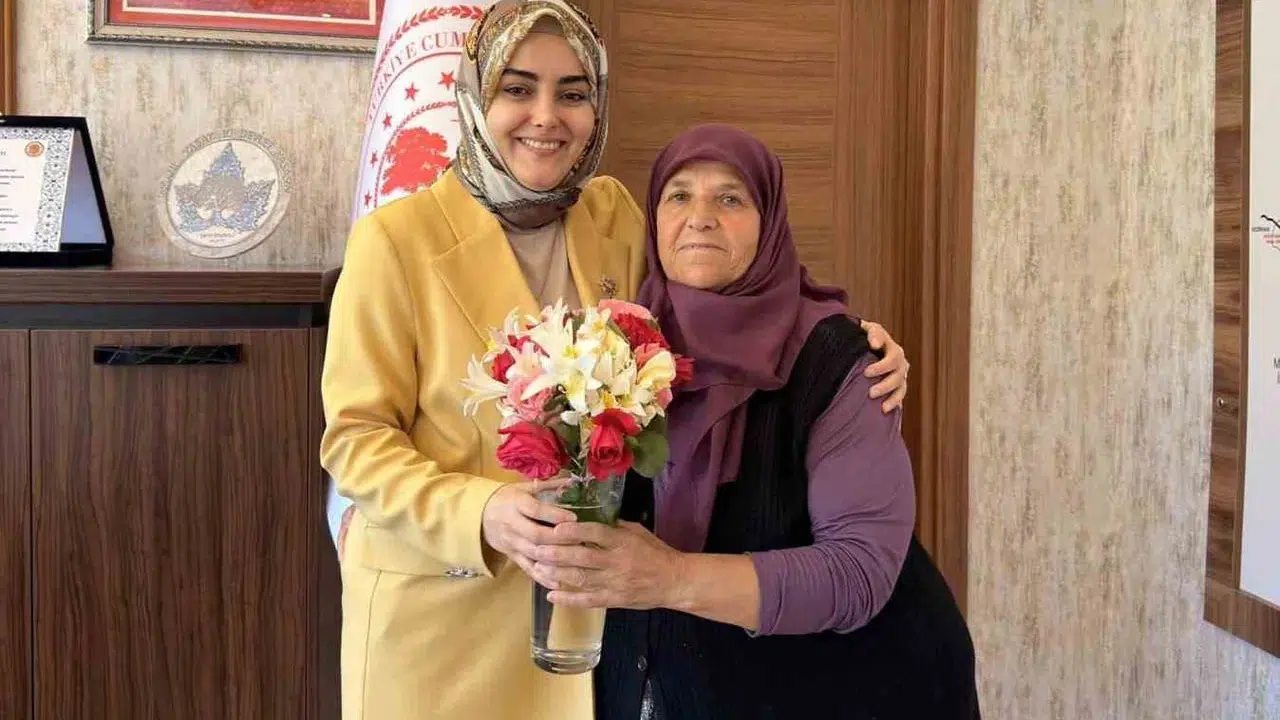 Gölpazarı Kaymakamı Feyza Nur Odabaşı'na duygulandıran veda ziyareti ...